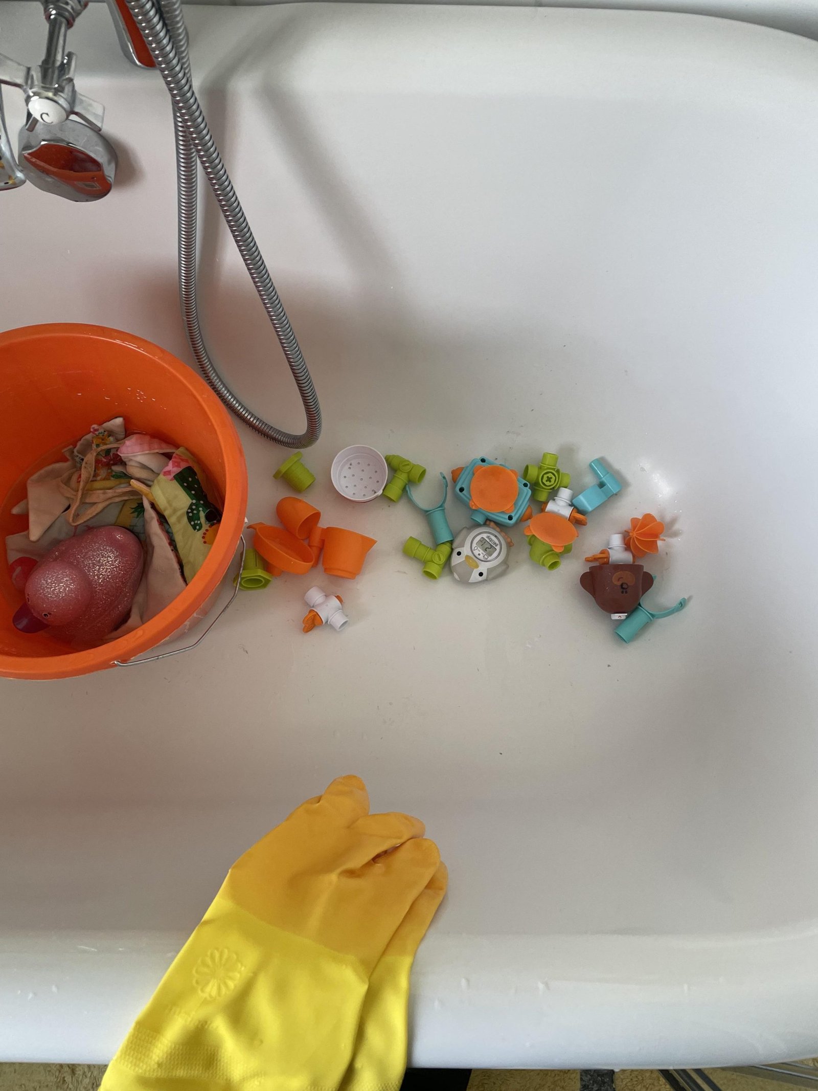 How to Clean Moldy Bath Toys: Easy Steps for a Safe Playtime